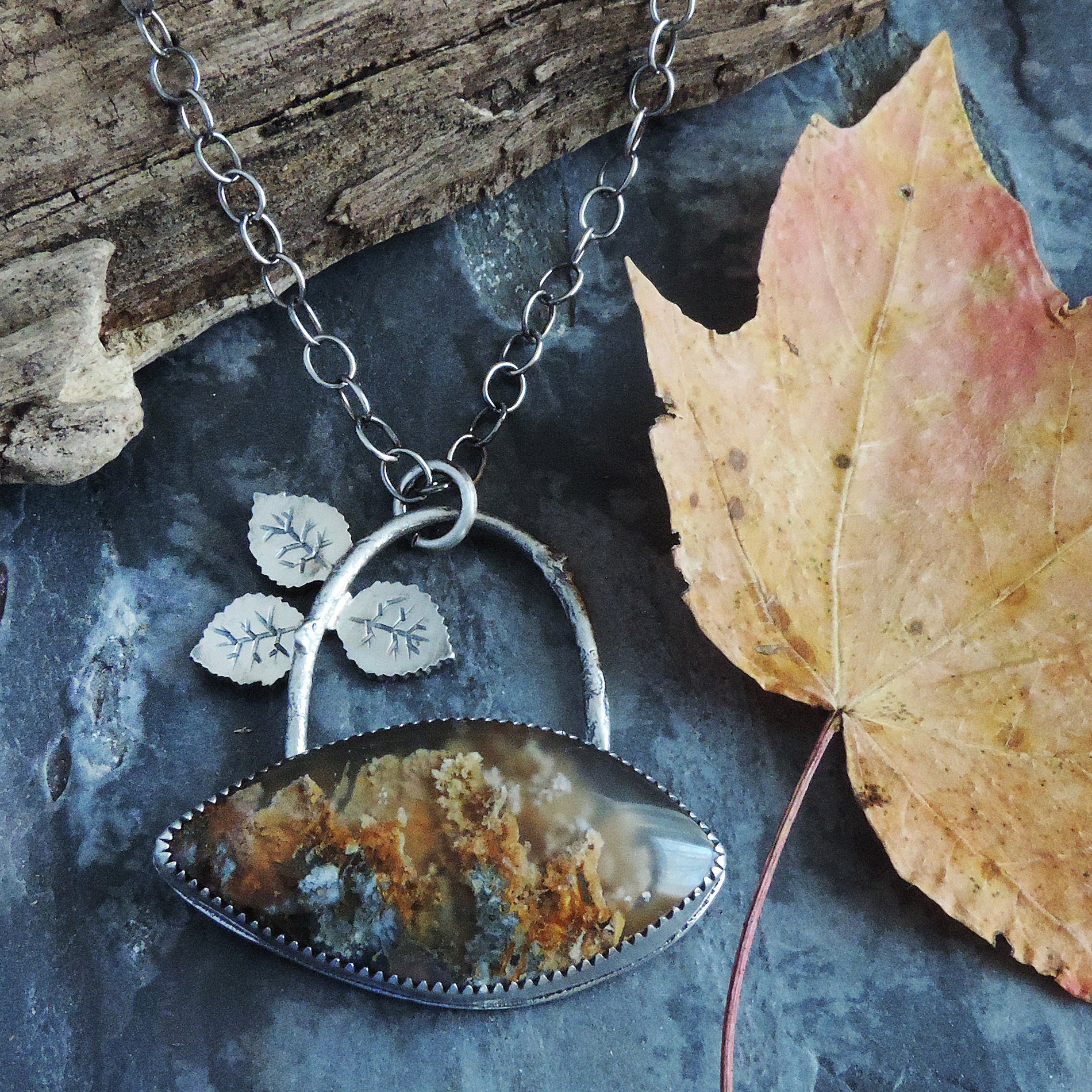 Aspen Leaves Arched Plume Agate Necklace - A Twist of Whimsy